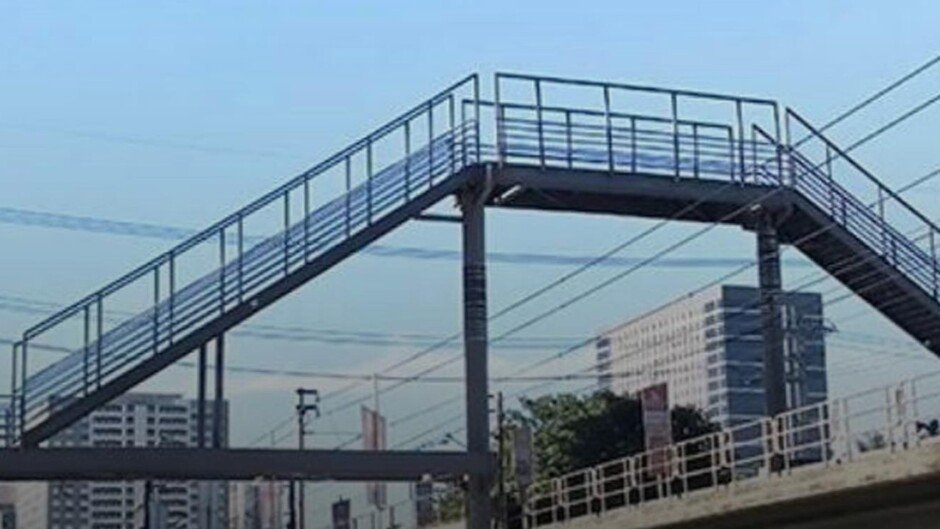 ‘Mt. Kamuning’ Footbridge sa EDSA, pinagigiba ni Pangulong Marcos